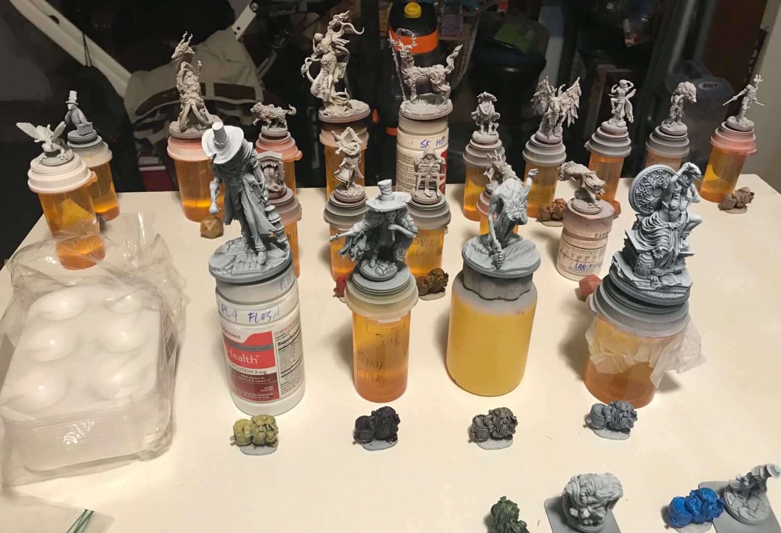 More miniature-painting goodness: Citadel shades and washes, zenithal ...